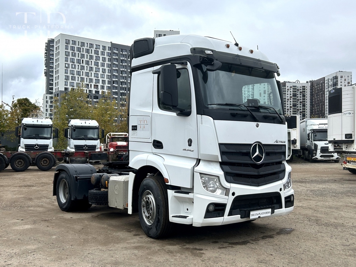 Купить седельный тягач Mercedes-Benz Actros 2042 Б/У в Москве: 2020 год ...