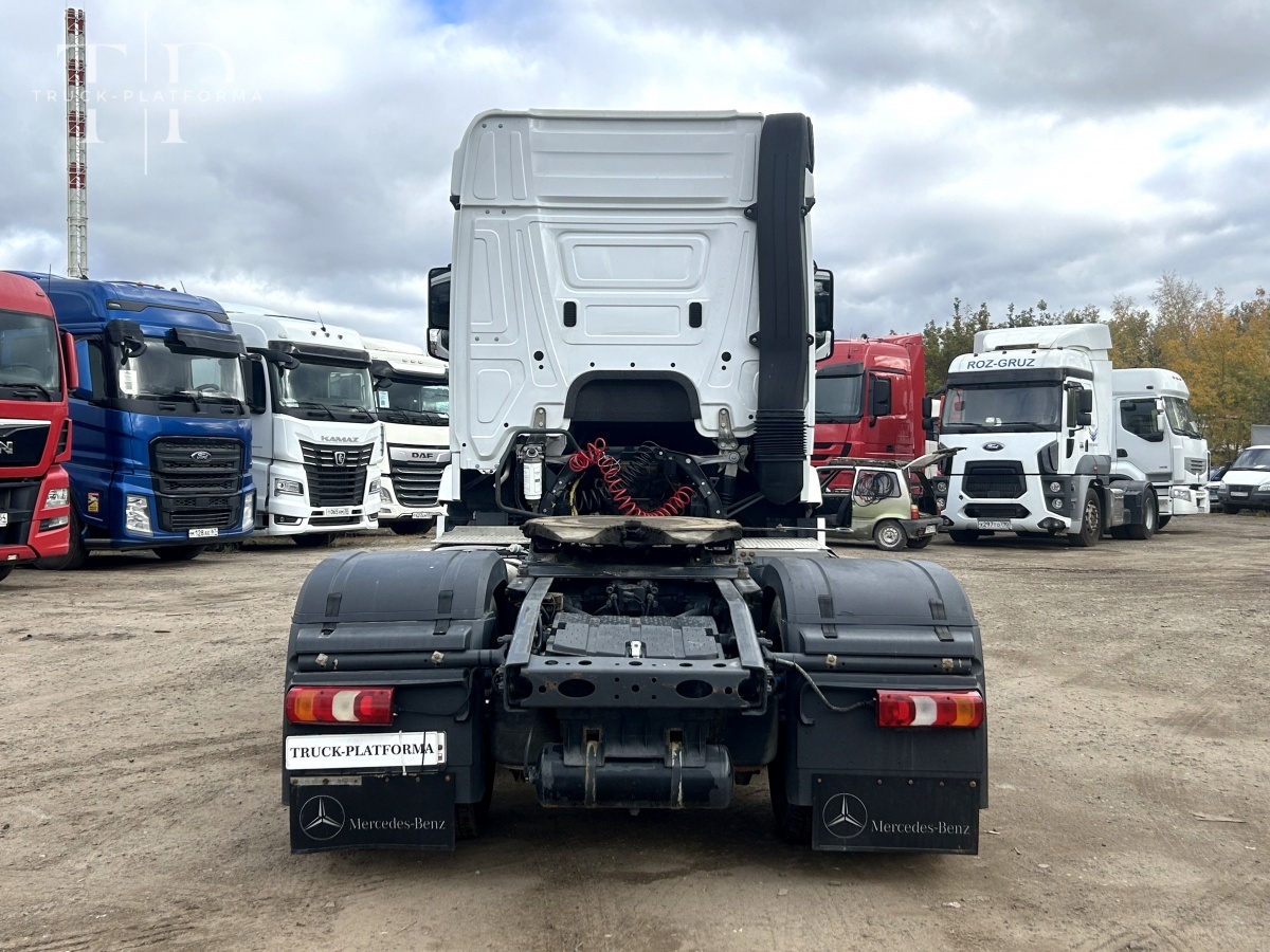 Купить седельный тягач Mercedes-Benz Actros 2042 Б/У в Москве: 2020 год ...